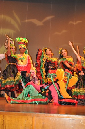 Traje de Danzas de Carnaval - Congo y Garabato (Región Caribe ...